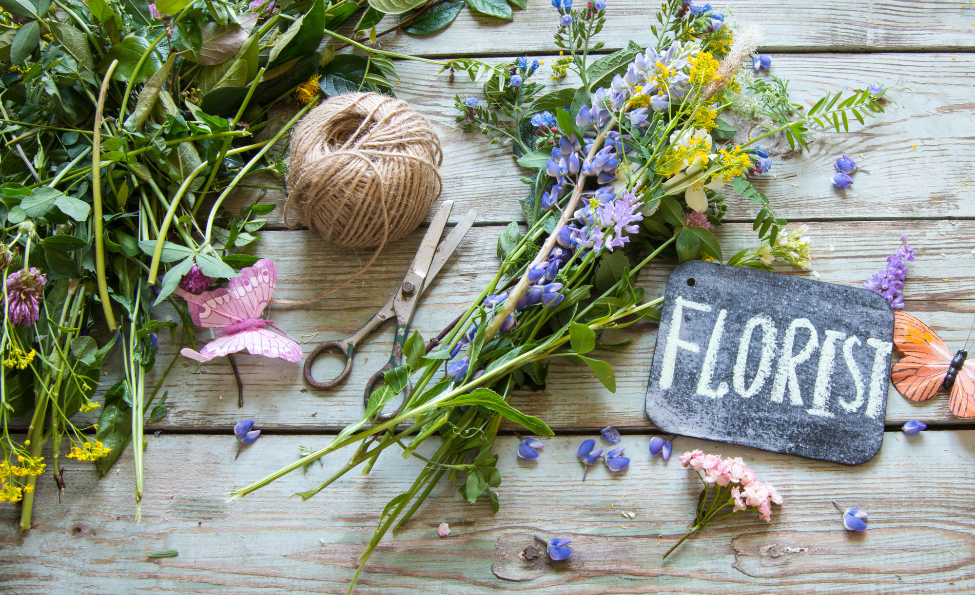 Memory Lane Flowers W7 Florist Hanwell 0208 566 4043